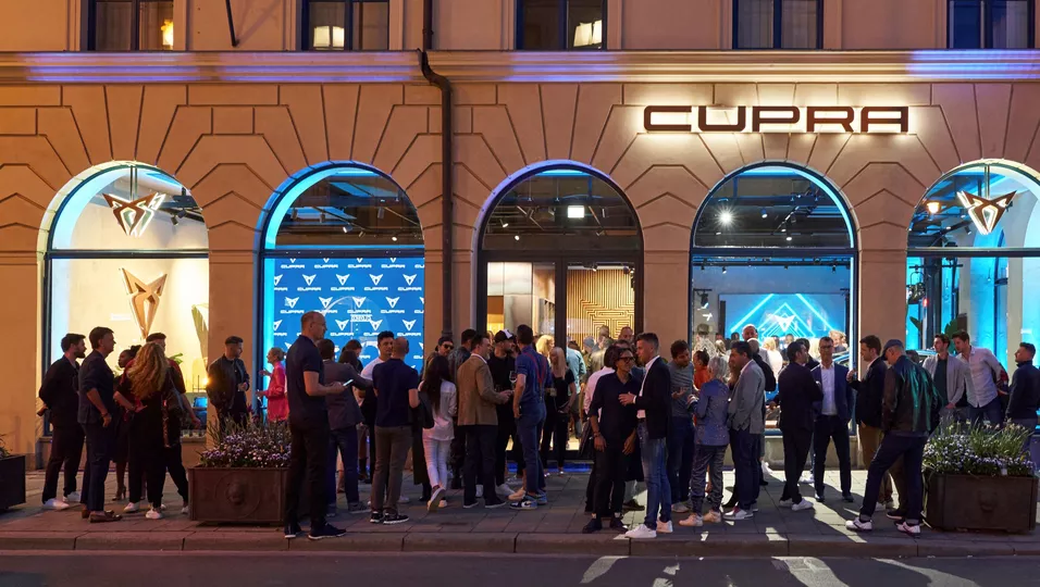 CUPRA Night 2022: Hier feiern die Stars den einzigartigen CUPRA-Spirit ...