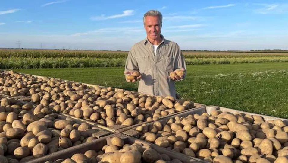 26 Jahre Altersunterschied: Das ist Hannes Jaenickes Partnerin | BUNTE.de