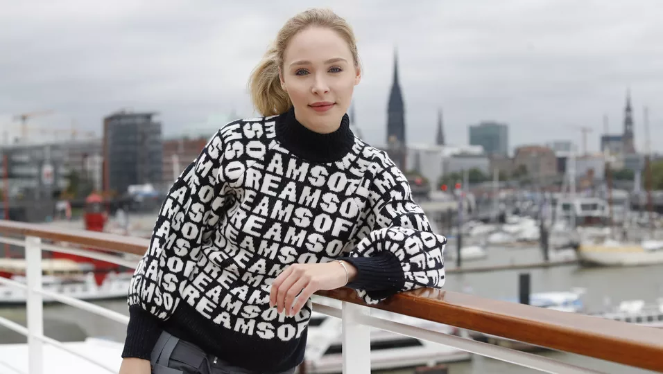 Ex Gntm Kandidatin Theresia Fischer Sie Lässt Sich Erneut Ihre Beine Verlängern Buntede
