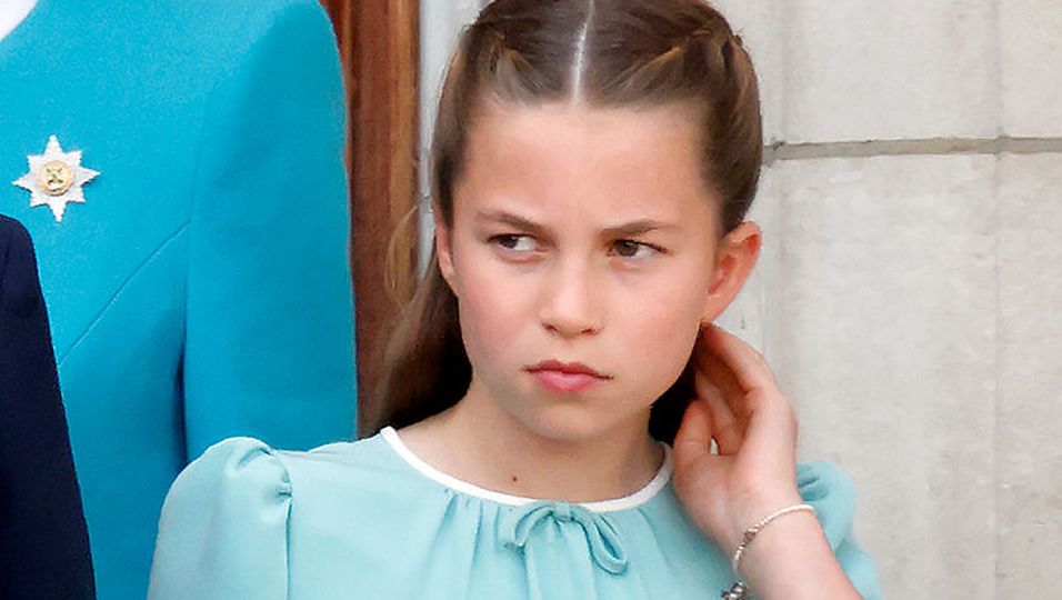 Eduarda no xvídeos a bit quirky yet she's hurrying for you