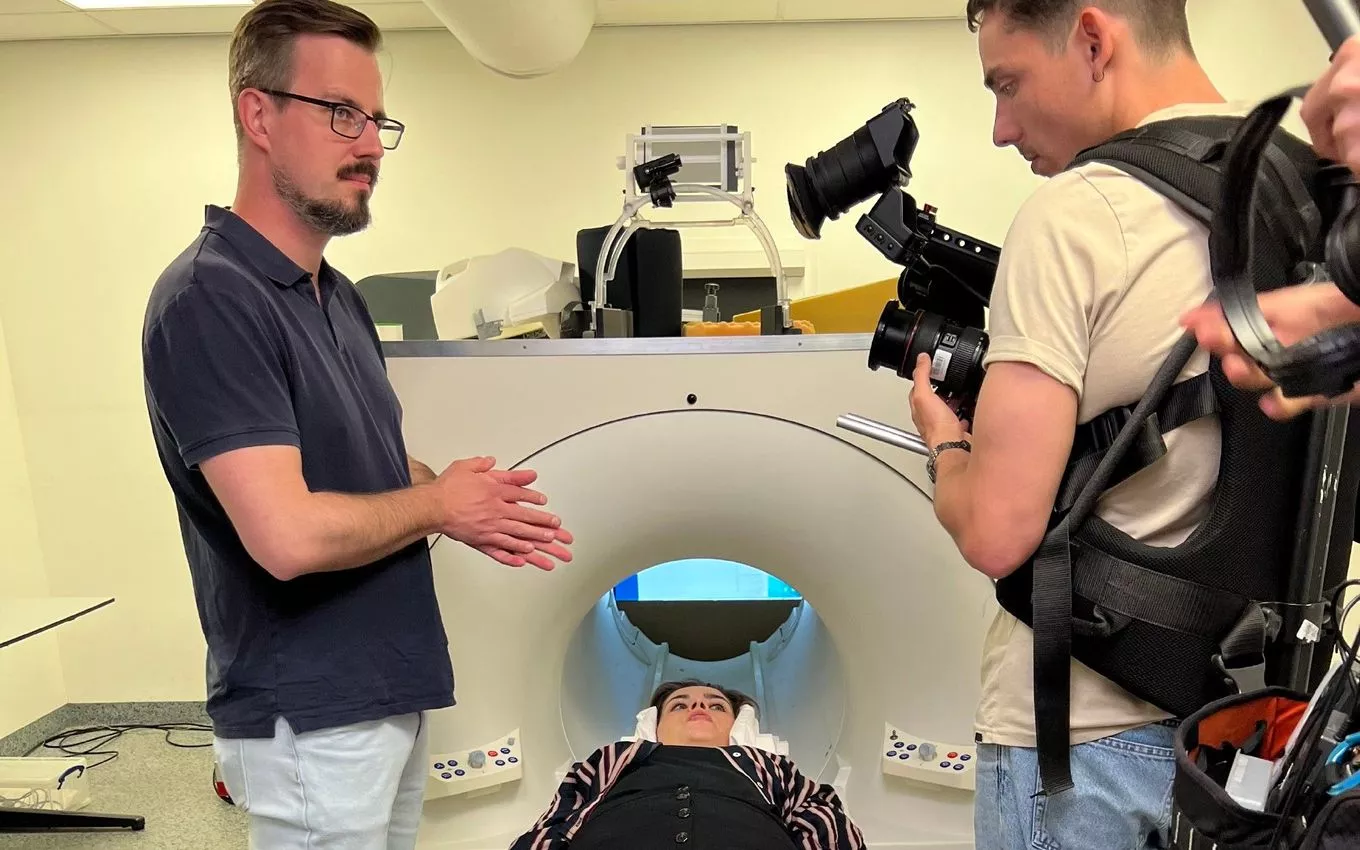 Nora Tschirner: Im TV-Experiment stellt sie sich Unfall-Trauma | BUNTE.de