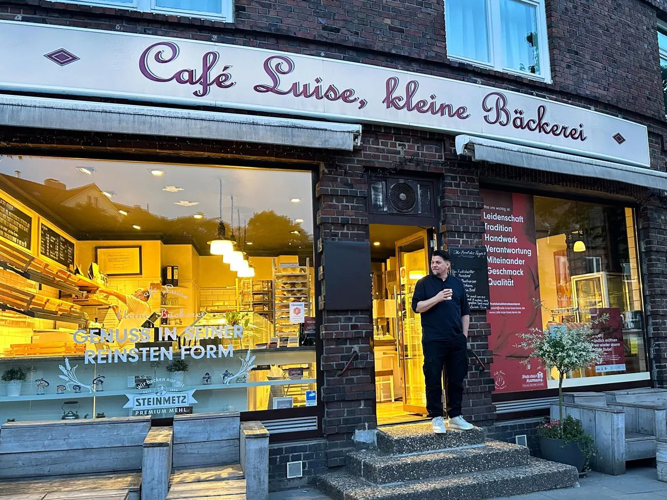 Tim Mälzer bei "Kitchen Impossible": "Ich hab' mir selber ins Knie ...