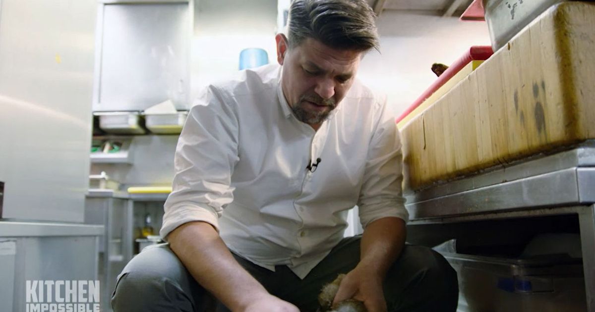 "Kitchen Impossible": TV-Koch Tim Mälzer kratzt Essen vom Boden | BUNTE.de