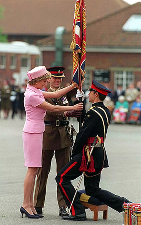 Lady Diana: Diana - Ihr Leben in Bildern - Bildergalerie bei BUNTE.de