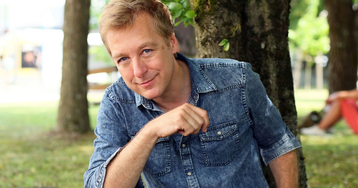 Die Rosenheim-Cops-Star Max Müller: Astrologie ist sein Hobby: So tickt ...