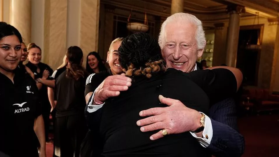 König Charles: "Positive" Nachrichten zu seiner Krebsbehandlung | BUNTE.de