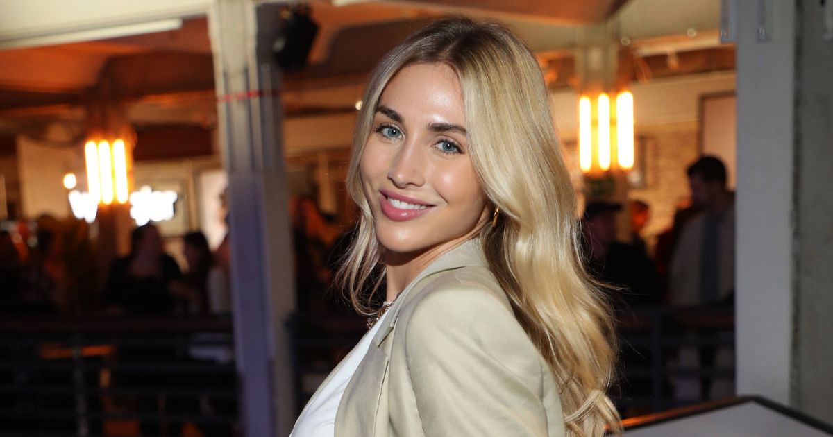 Ann-Kathrin Götze: Mit diesem Trend-Haartool stylt sie ihre Mermaid ...