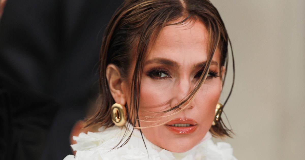 Jennifer Lopez: Sie überrascht mit radikaler Haar-Veränderung | BUNTE.de