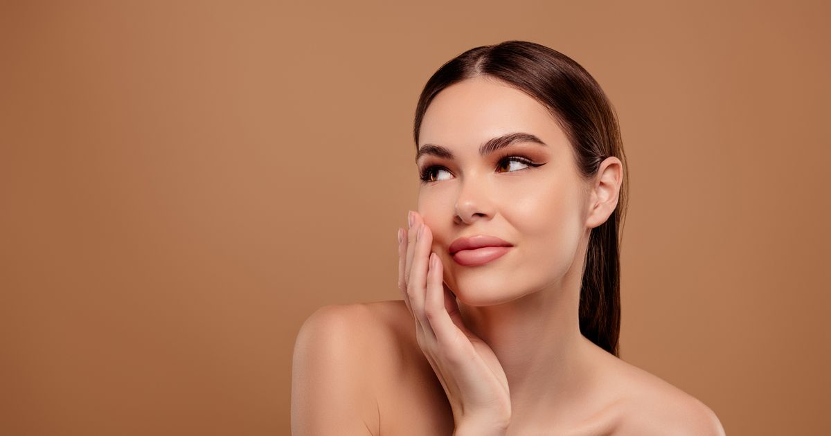 Ciao, müde Augen!: Ein gehypter Eyeliner-Trick lässt uns wacher ...