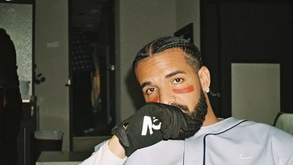 US-Rapper Drake präsentiert riesige BH-Sammlung | BUNTE.de