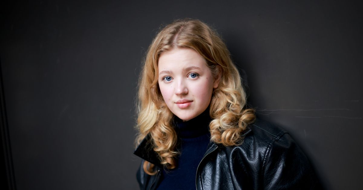 Pauline Pollmann: Kurioser Moment mit Johnny Depp am Set | BUNTE.de