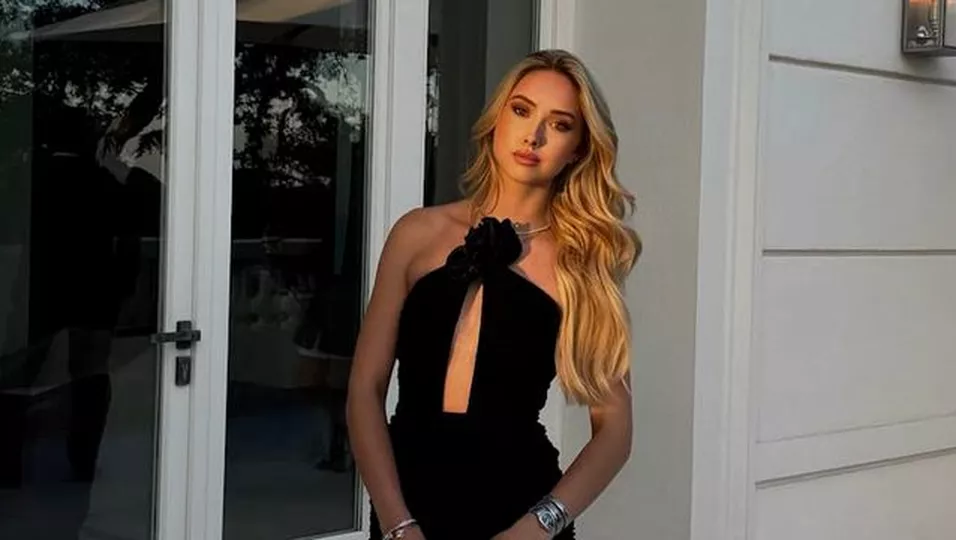 Elegantes Shania Geiss Kurzer Flirt Bilder