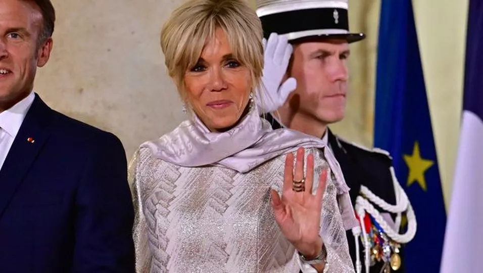 Brigitte Macron zeigt sich leger statt sexy in ungewohntem Look | BUNTE.de
