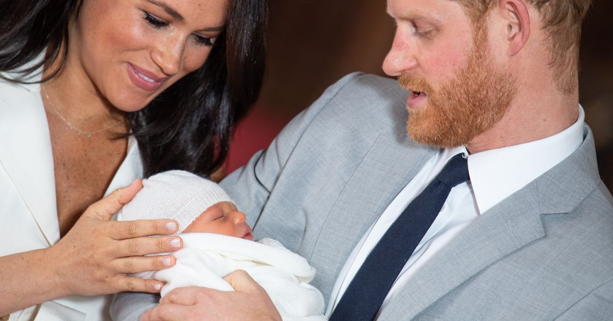 Baby Archie: Erst ein paar Wochen alt – und er stellt schon den ersten ...