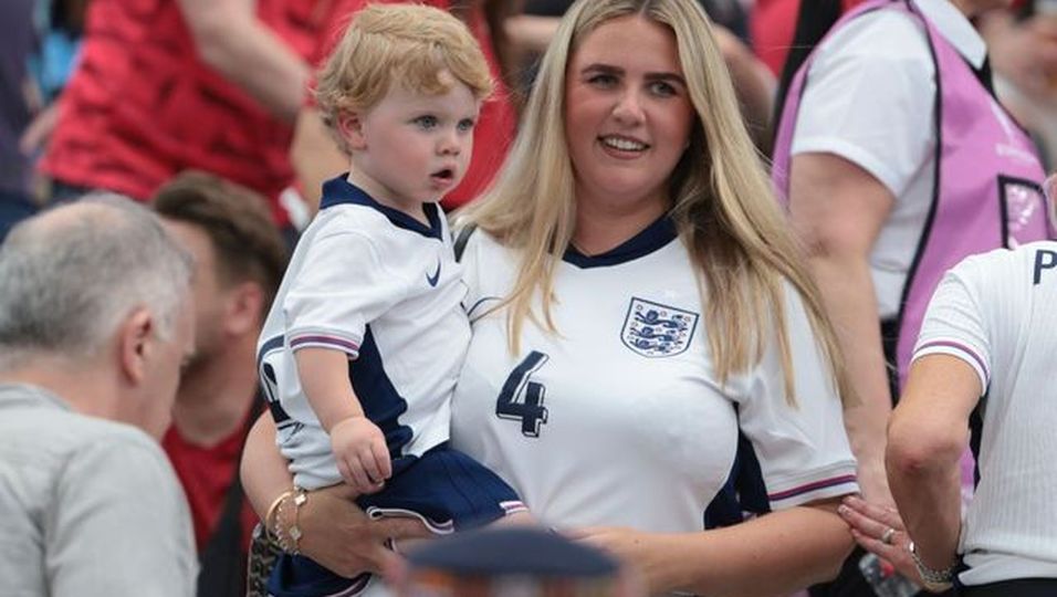 Freundin von England-Star Declan Rice löschte alle Instagram-Fotos ...