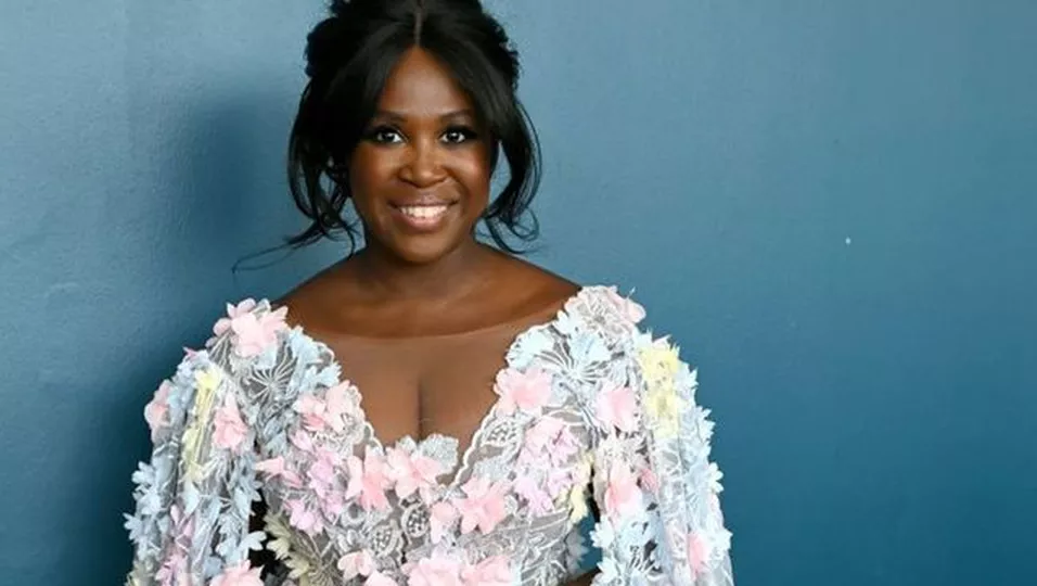 Motsi Mabuse verzaubert Fans im Bikini: "Jeder Körper ist perfekt ...