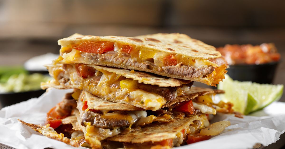 Mit diesem genialen Falt-Trick machst du Wraps ganz einfach im Toaster ...