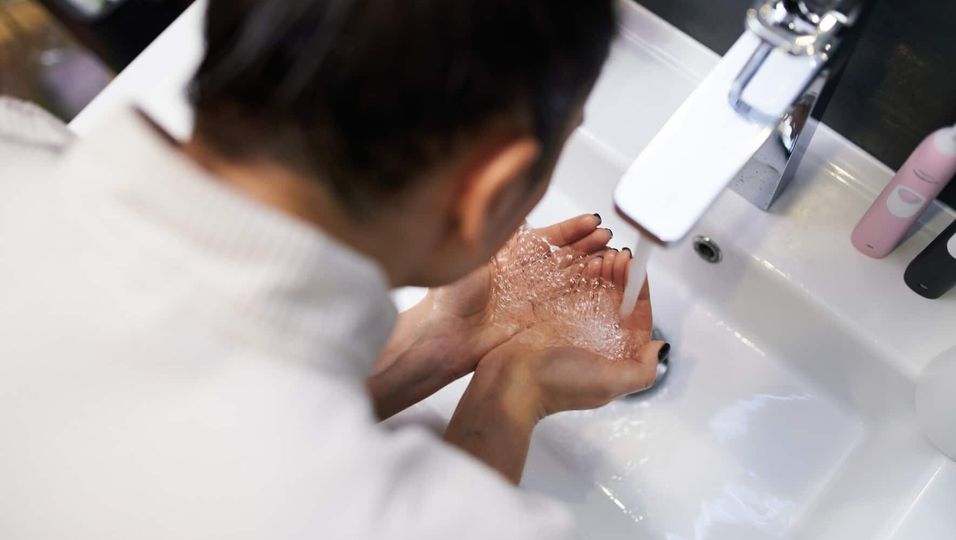 Beauty-Tipss: 4 Hautpflegefehler, die den Schönheitsschlaf ruinieren ...