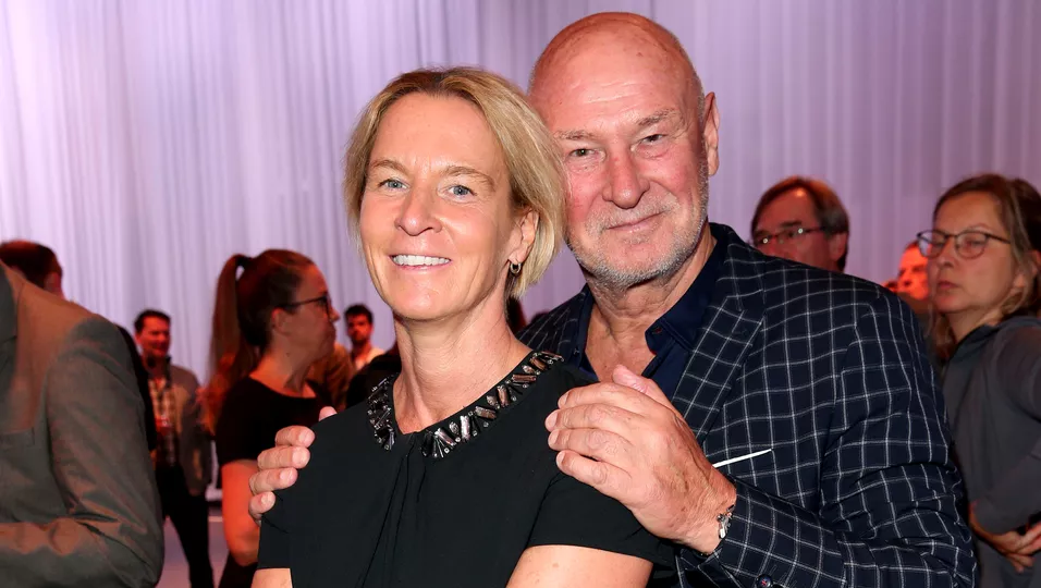 Vor der Frauen-WM: Bundestrainerin Voss-Tecklenburg hat noch einmal geheiratet | BUNTE.de