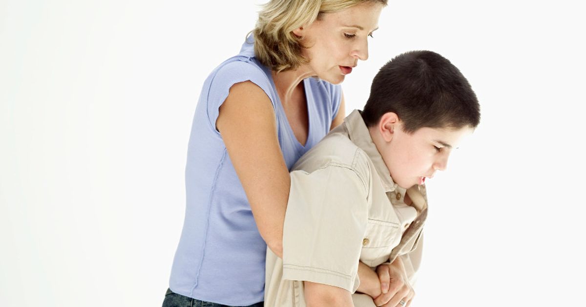 Heimlich Manöver: Welche Risiken birgt der Handgriff? | BUNTE.de