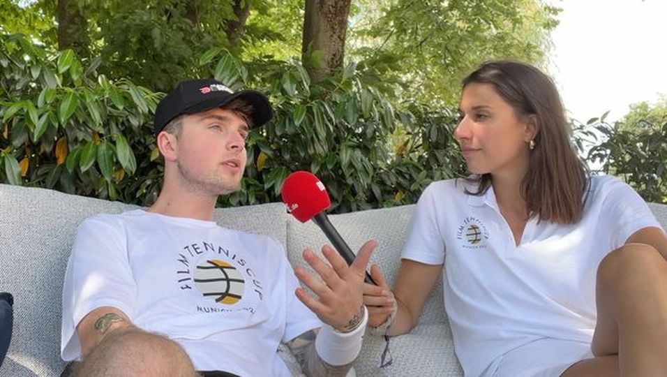 Mike Singer: "Damit haben meine Eltern immer wieder zu kämpfen" | BUNTE.de