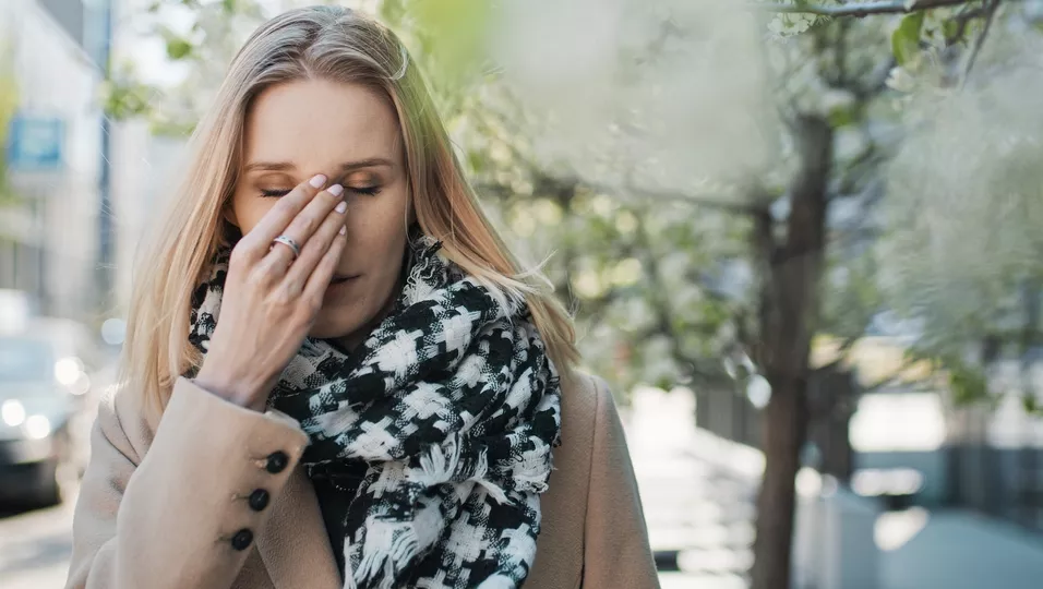 Photophobie: Was du bei lichtempfindlichen Augen tun kannst | BUNTE.de