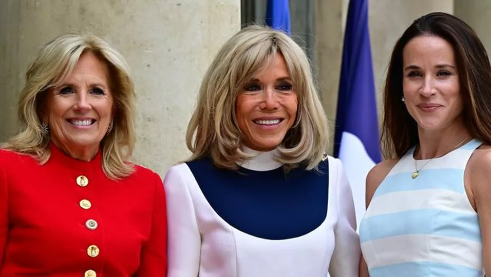 Brigitte Macron: Im Flugzeug nach China: Sie sagt französischem Panda ...
