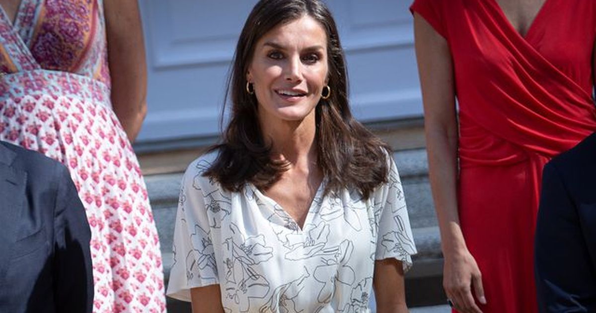 Letizia von Spanien: Leinen & Keilabsatz – Das ist ihr Sommer-Signature ...