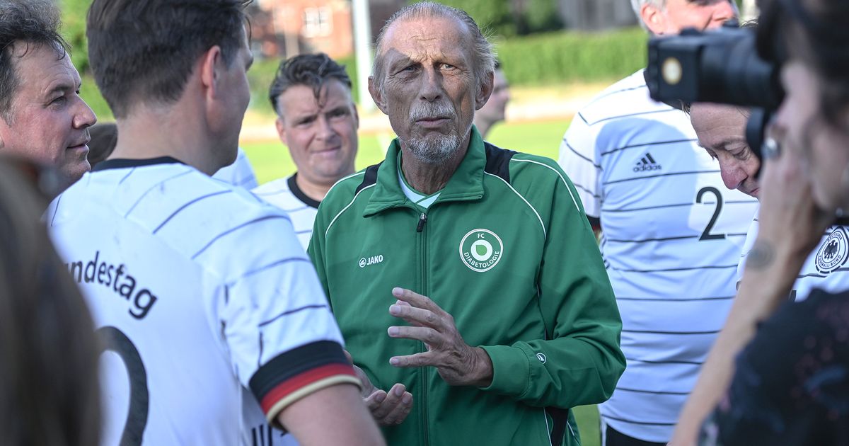 Christoph Daum: Trotz schwerer Krebsdiagnose steht er wieder auf dem ...