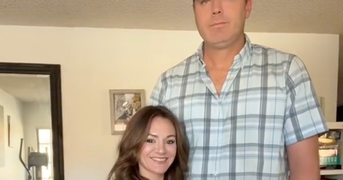 "Ich bin ein Zwerg, er ein Riese": Dieses Paar trennt ein halber Meter ...