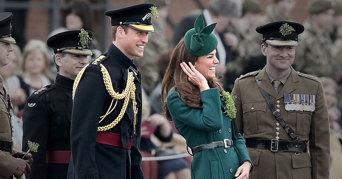 Herzogin Kate: Warum lacht sie so selig? | BUNTE.de