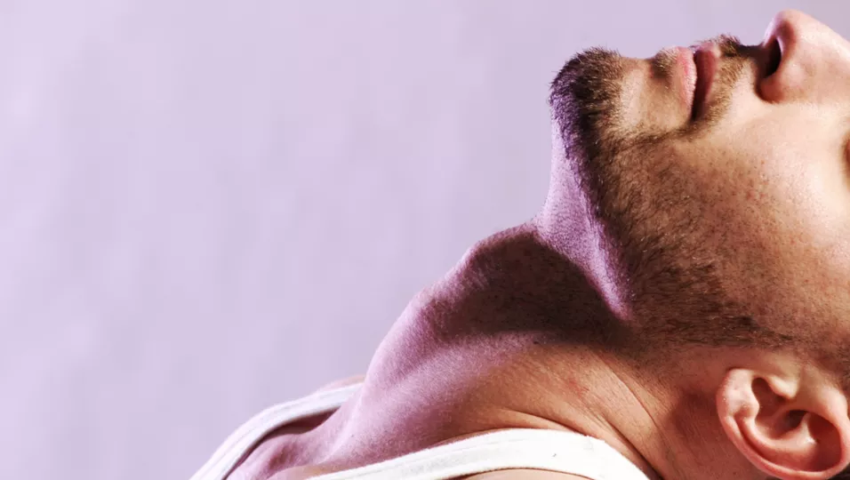 Hals: Die Diagnose von Kehlkopfkrebs | BUNTE.de