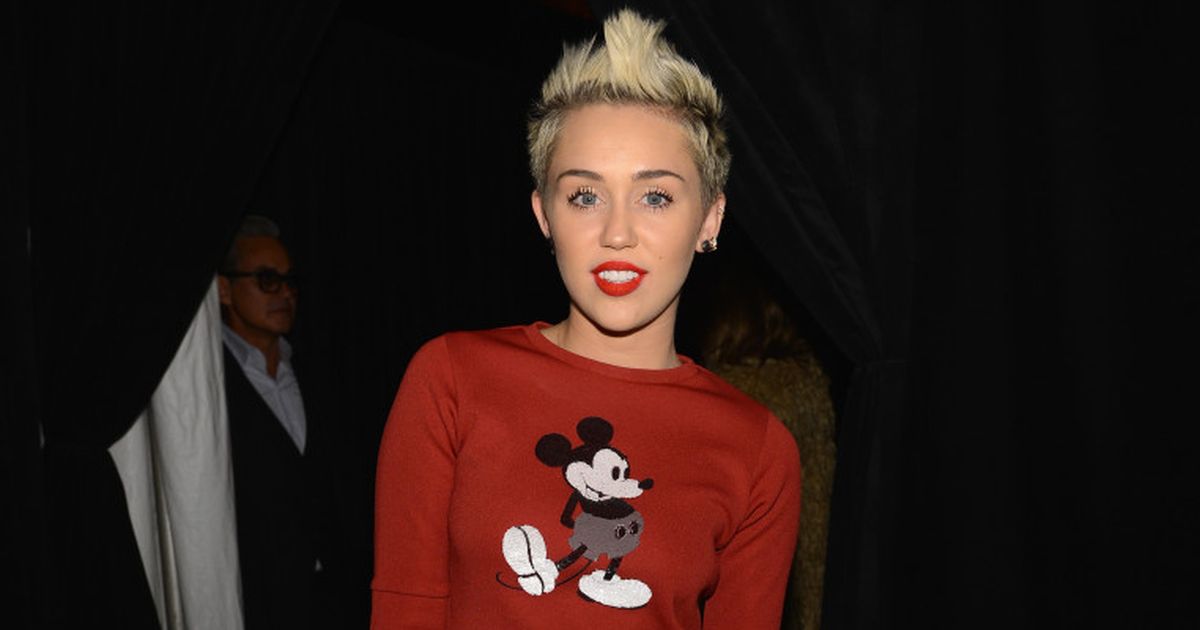 Miley Cyrus macht es vor: Mickey Mouse-Shirts sind voll im Trend | BUNTE.de