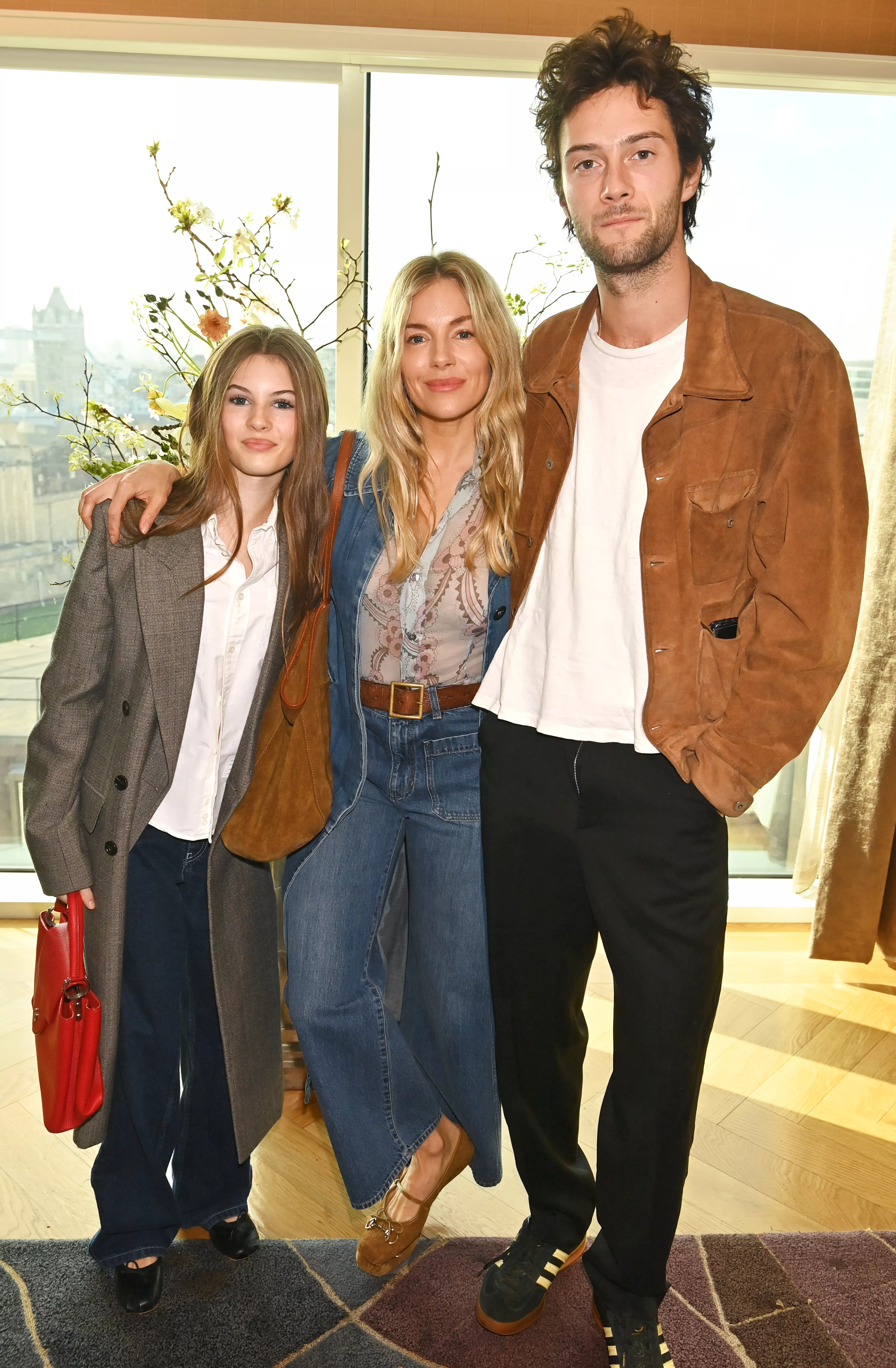 Große Ähnlichkeit: Sienna Miller zeigt sich mit Tochter Marlowe | BUNTE.de