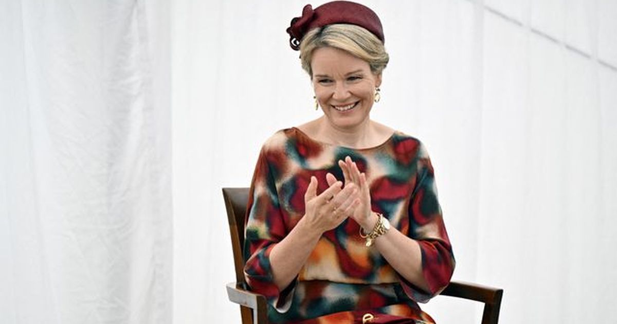 In Waterloo steht Mathilde von Belgien mit ihrem Kleid im Mittelpunkt ...