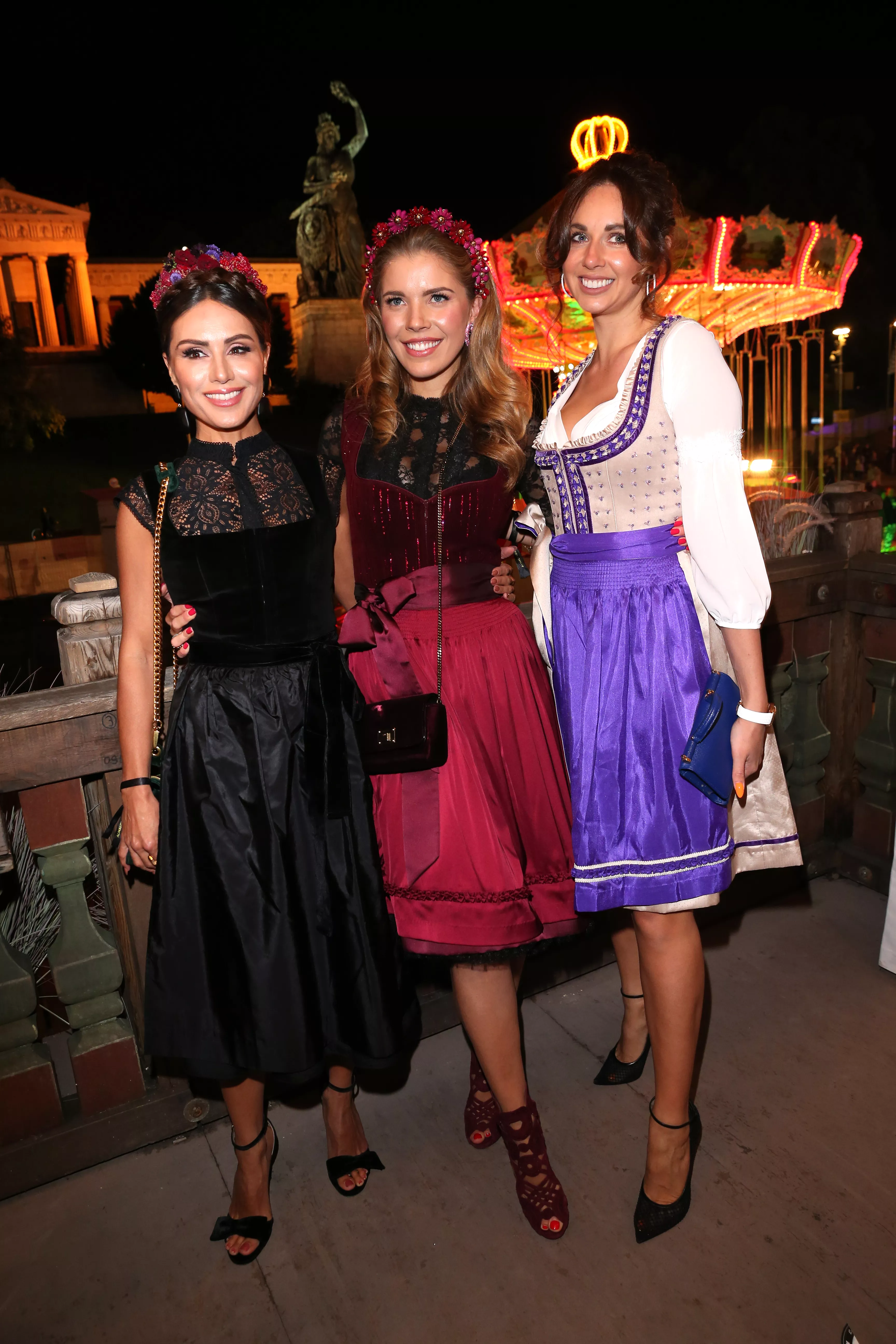 Nazan Eckes: Ihr Dirndl trifft auf dem Oktoberfest voll ins Schwarze ...