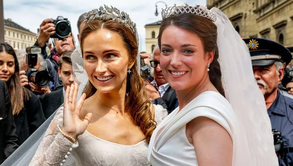 Prinzessin Kate Co: Umstrittener Modetrend – doch 2023 liebten ihn die ...