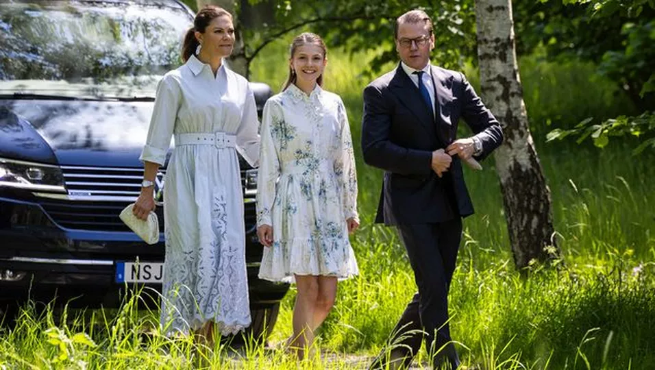 Victoria von Schweden: Wunderschön im Blumenkleid – doch alle schauen ...