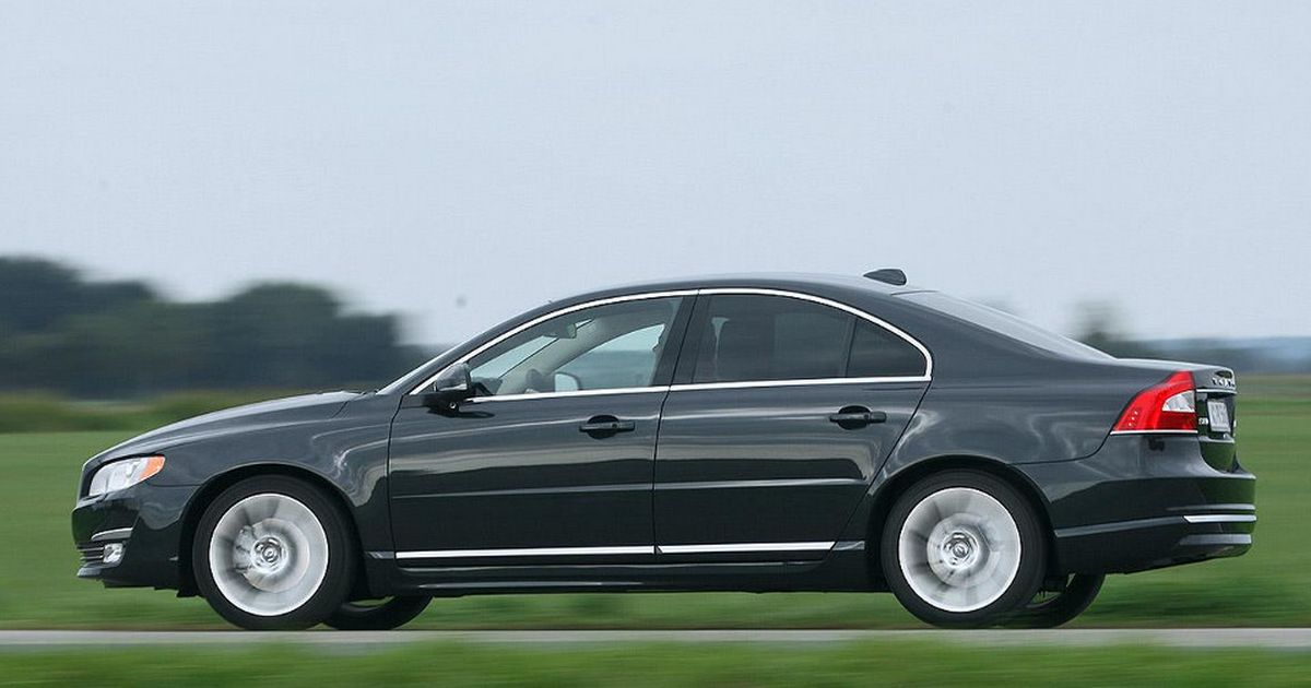 Abgedunkelte Scheiben: Vorteile der dunklen Klebefolie | BUNTE.de