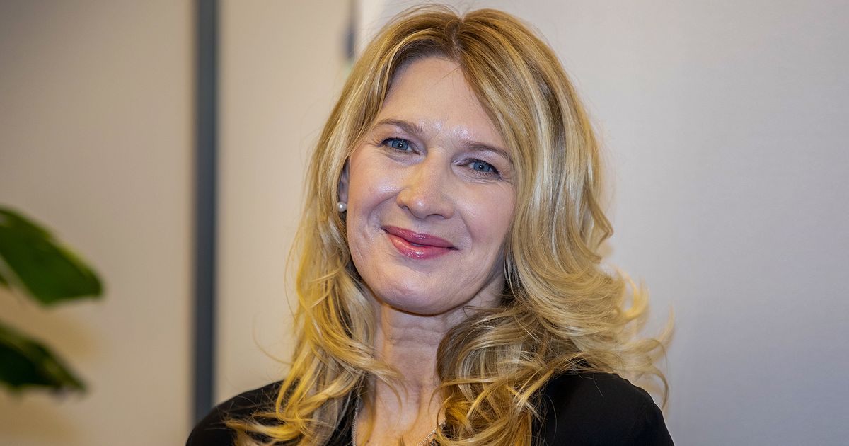 Steffi Graf: Im figurbetonten Kleid & mit Wallemähne verzaubert sie ...