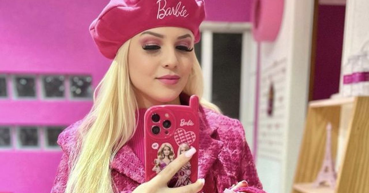 Lebendige Barbie: Mit ihrem pinken Leben verzaubert sie ihre Fans ...