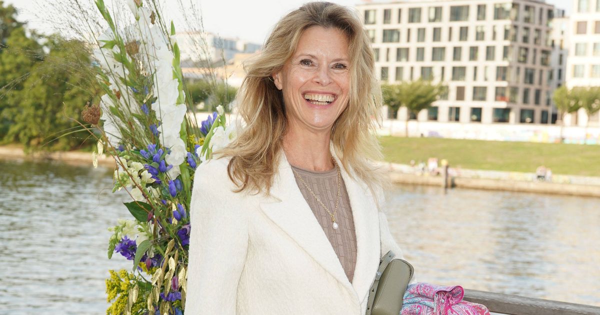 Leslie Malton: Women over 50 shouldn't be invisible - Celebrity Gossip News