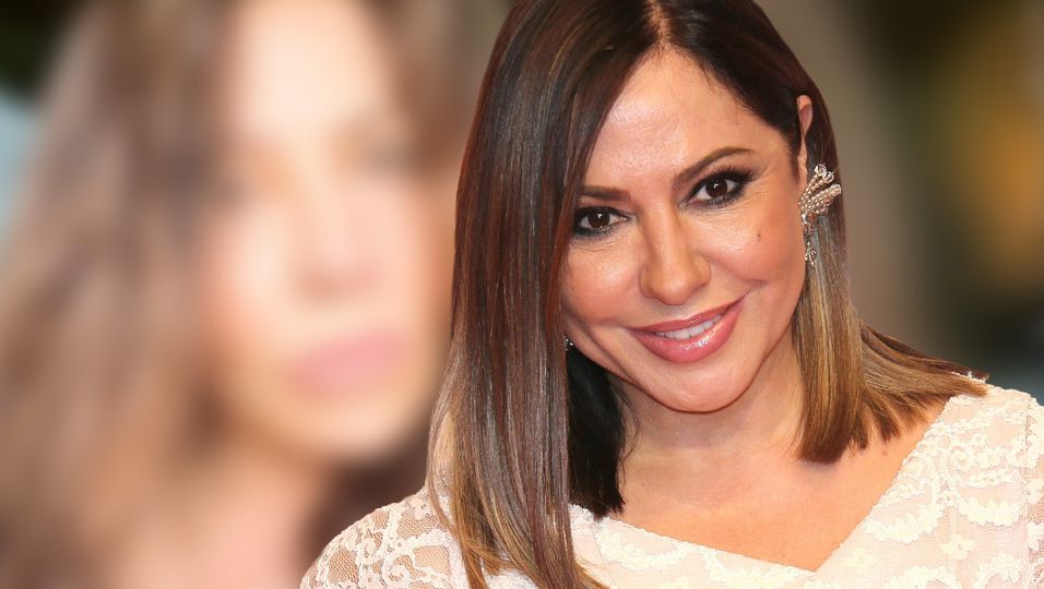 Simone Thomalla: Heißes Minikleid! Fan: "Wie hast du es geschafft, so ...