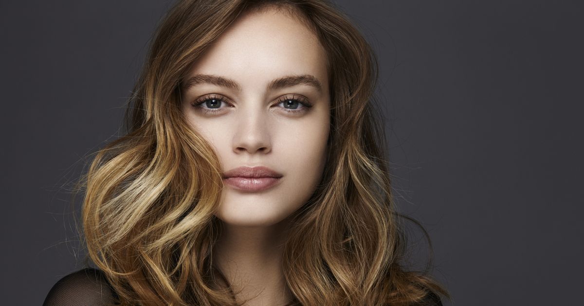 Perfektes Styling für deinen Typ: 7 Frisuren für Frauen mit hoher Stirn ...