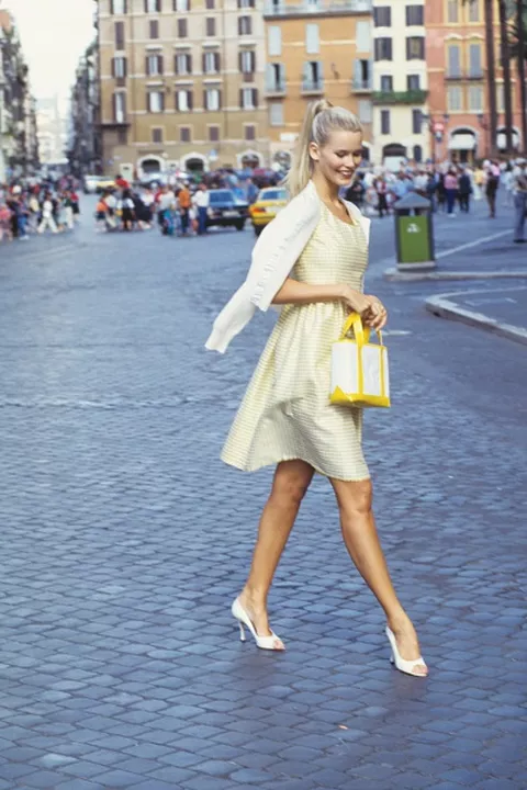 Claudia Schiffer von früher bis heute: Ihre Wow-Looks zum Staunen ...