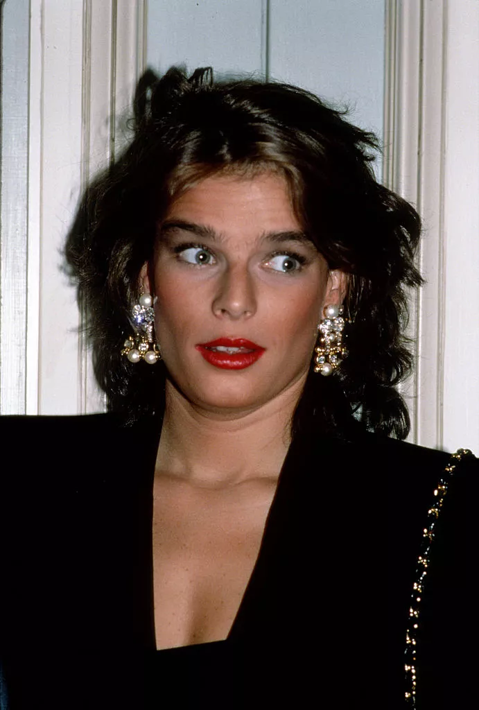 Vor 35 Jahren tappte sie in die Beauty-Falle: Stéphanie von Monaco ...