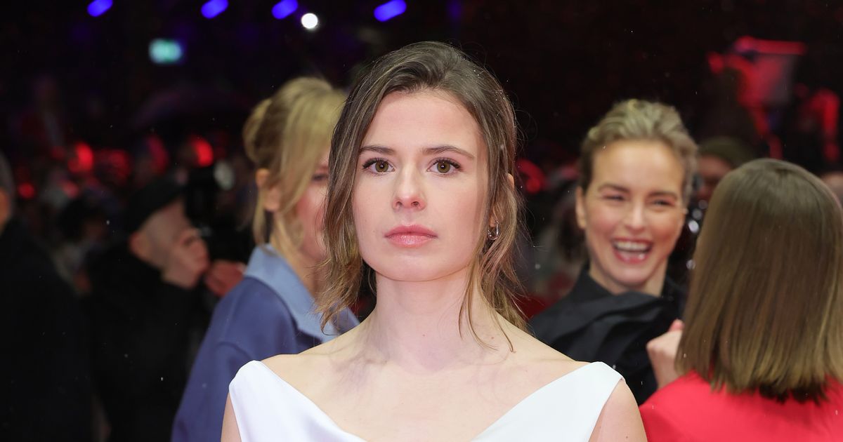 Luisa Neubauer sorgt mit Berlinale-Kleid für Furore | BUNTE.de
