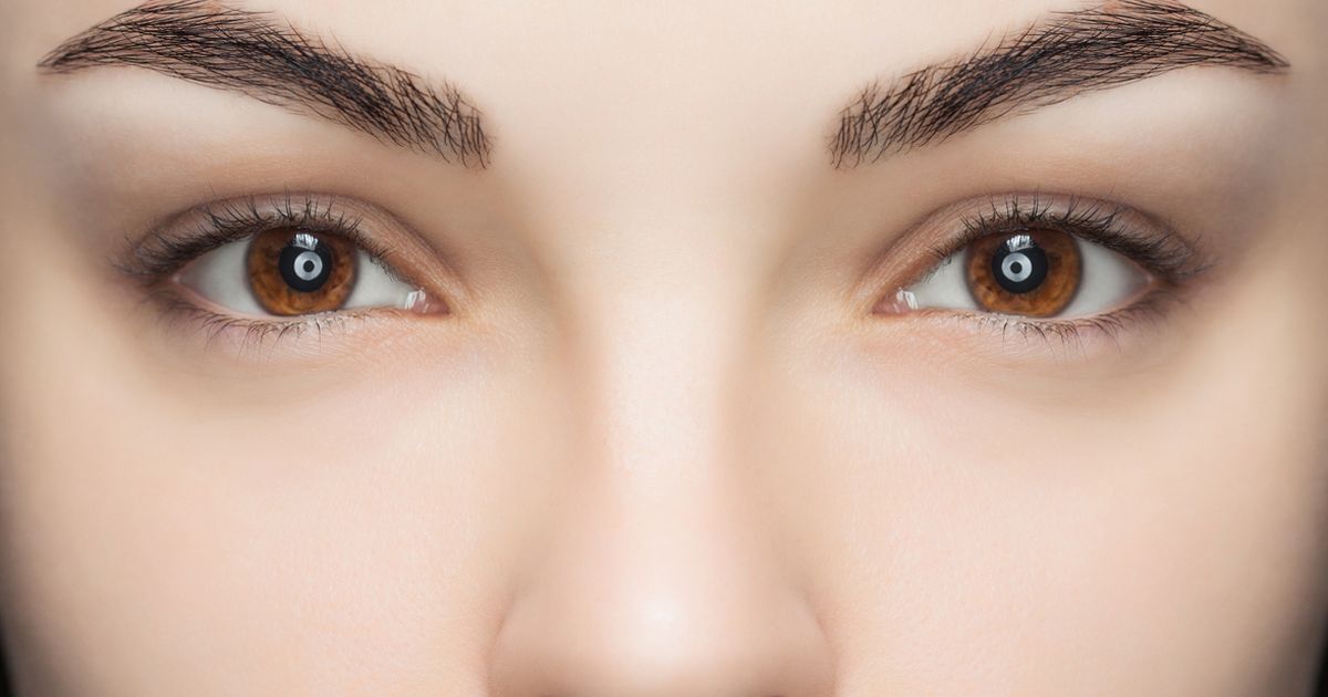 Brow Pinching: Der neue Anti-Aging-Trend und wie er funktioniert | BUNTE.de