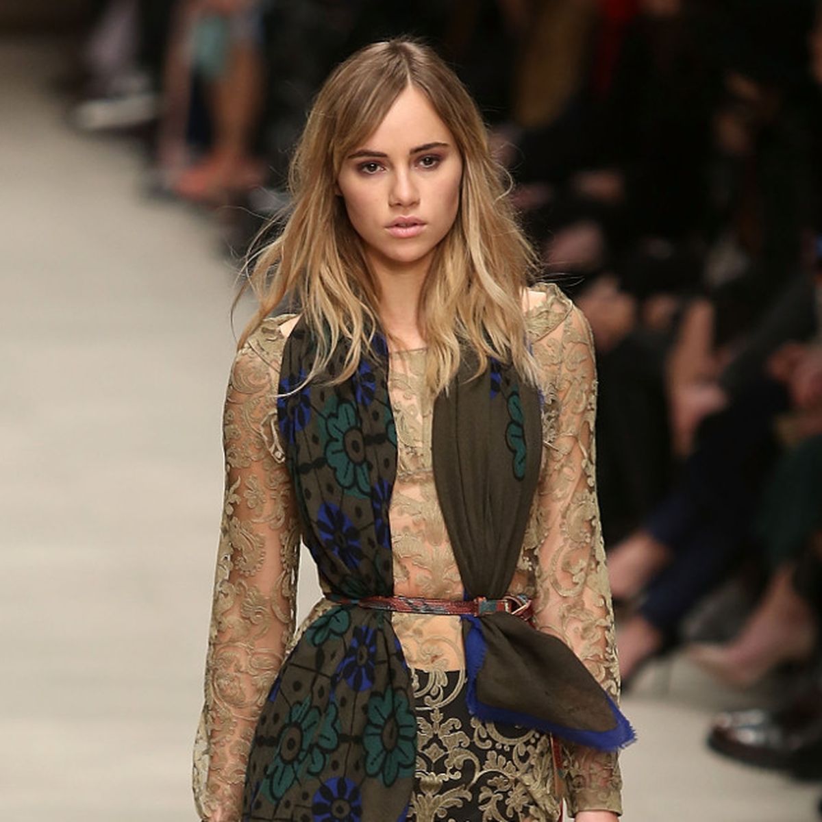 Suki Waterhouse Modell Robert Pattinson Und Suki Waterhouse Sind
