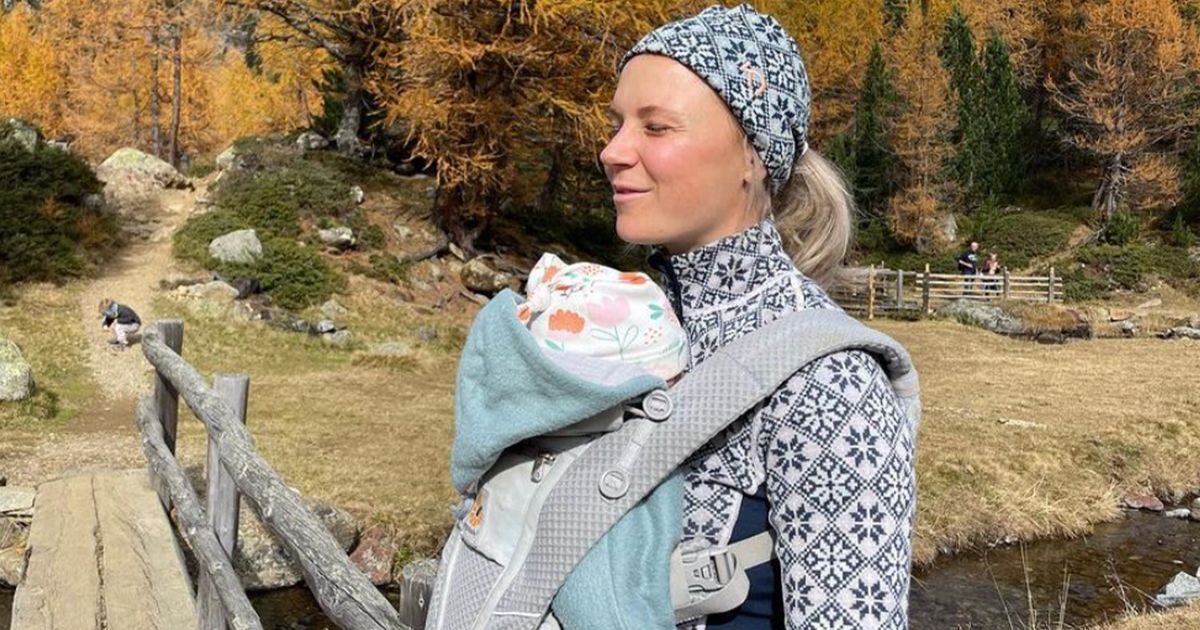 Miriam Neureuther enjoys a trip to the mountains with baby Lotta ...